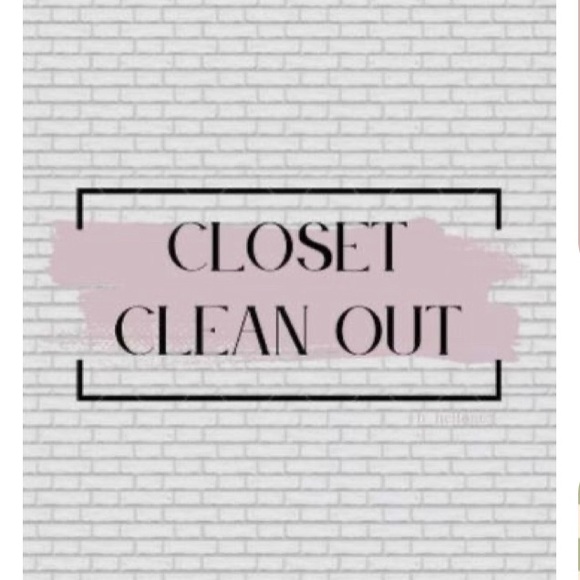 Other | Chic Closet Clean Out Sign | Poshmark